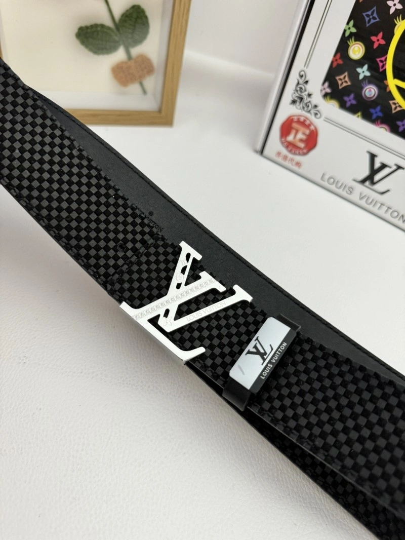 Top mirror Louis Vuitton Belts