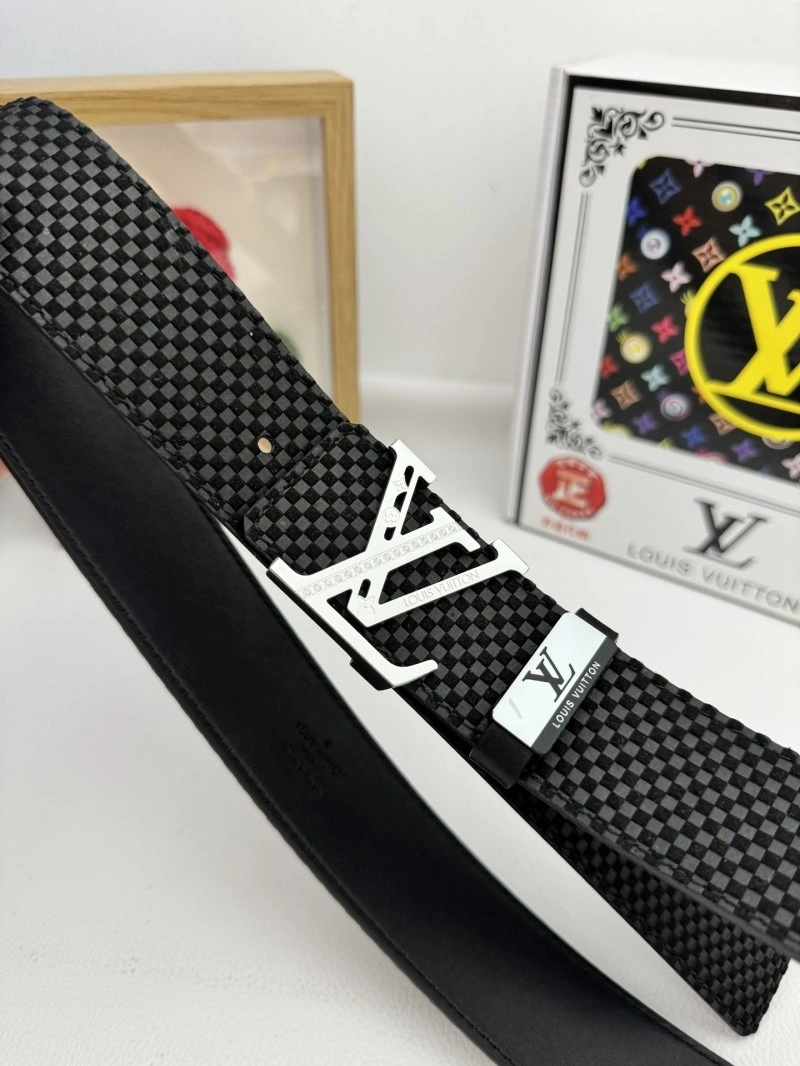 Top mirror Louis Vuitton Belts