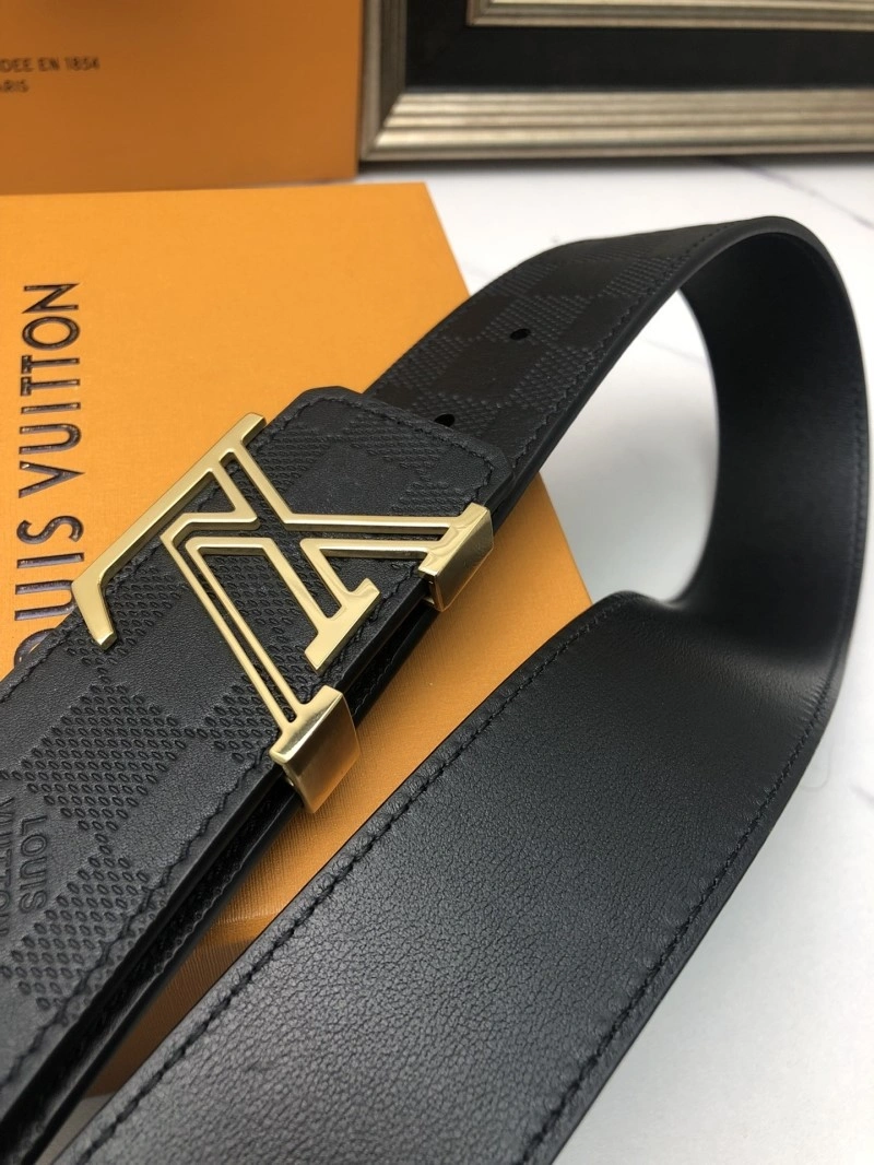 Accurate model Louis Vuitton Belts
