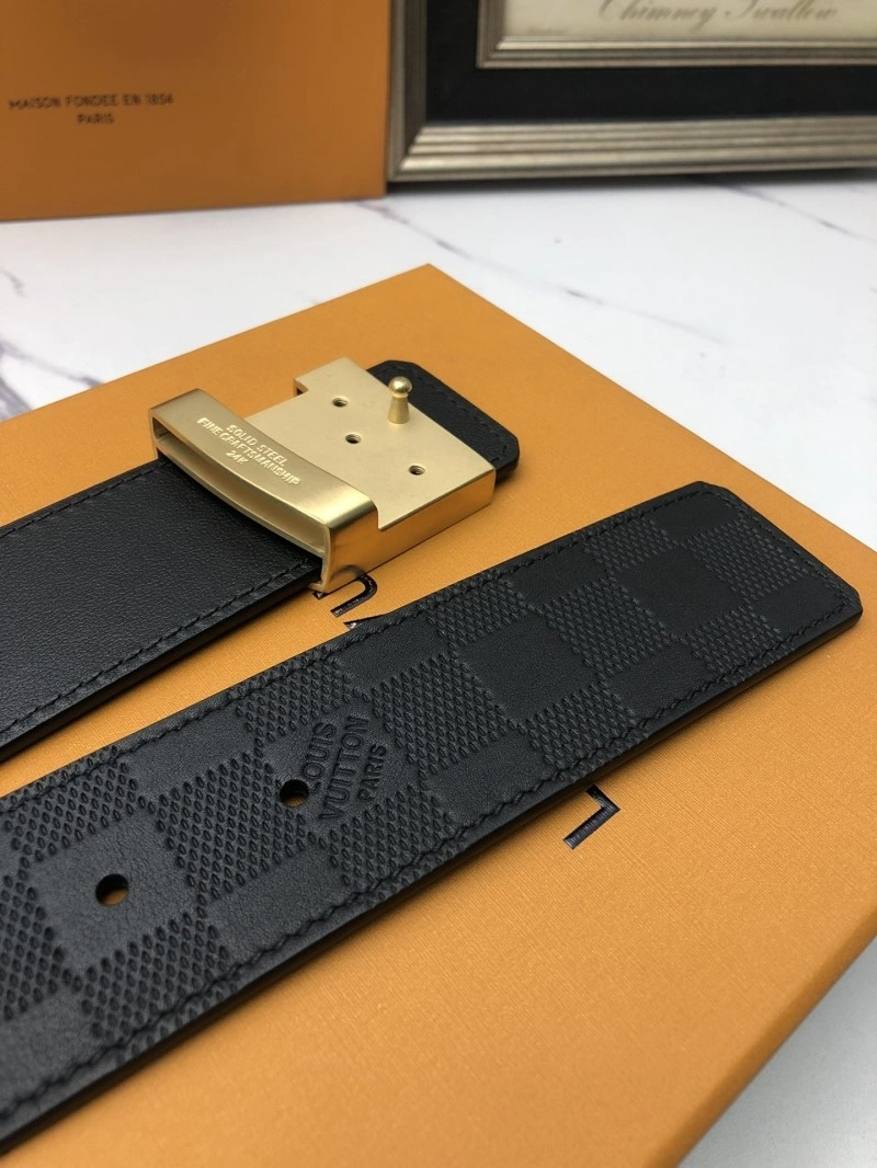 Accurate model Louis Vuitton Belts