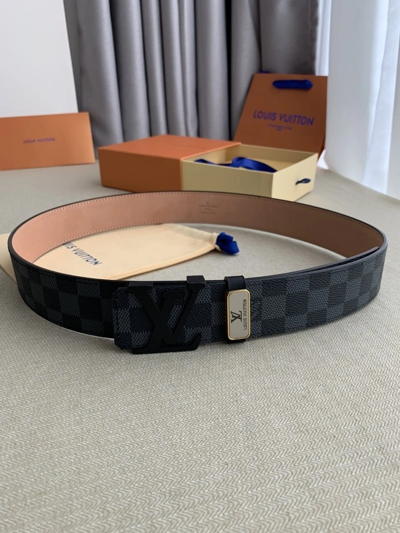 Top mirror Louis Vuitton Belts