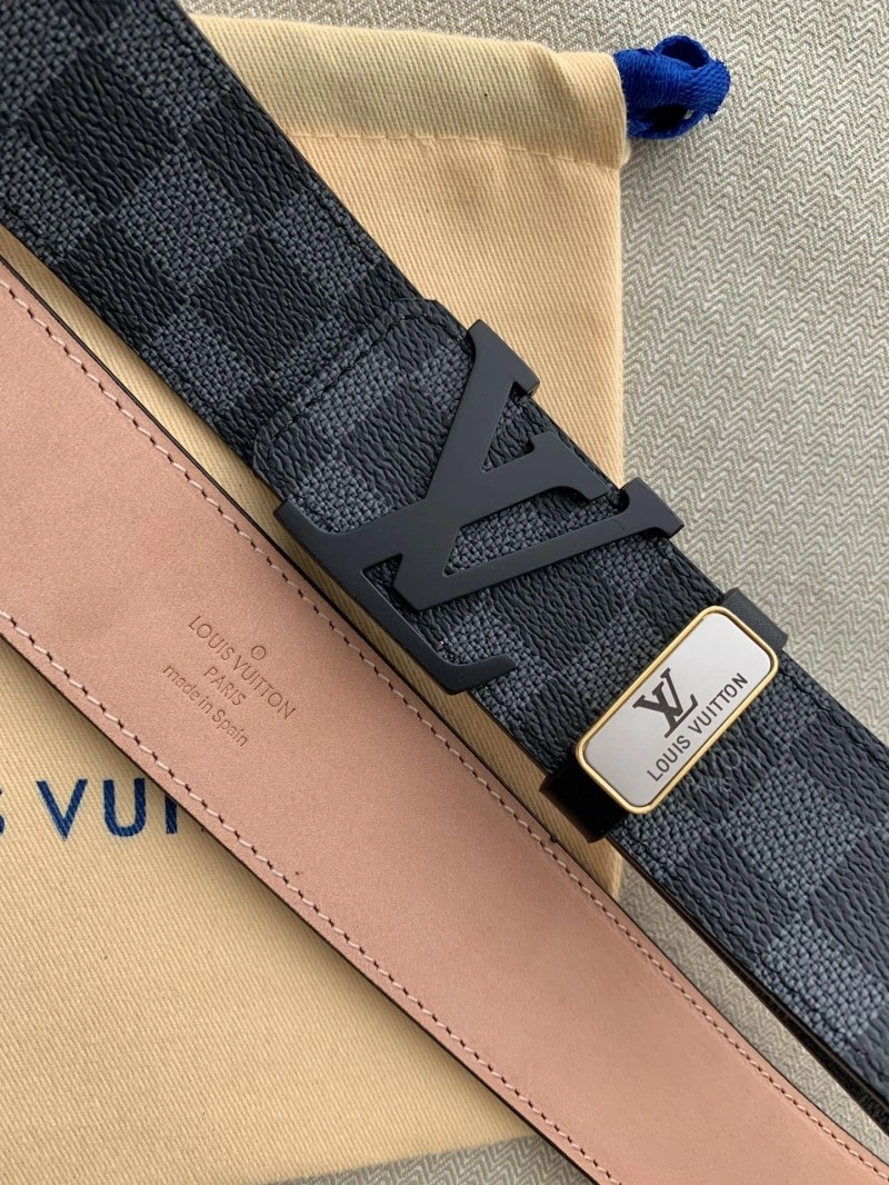 Top mirror Louis Vuitton Belts