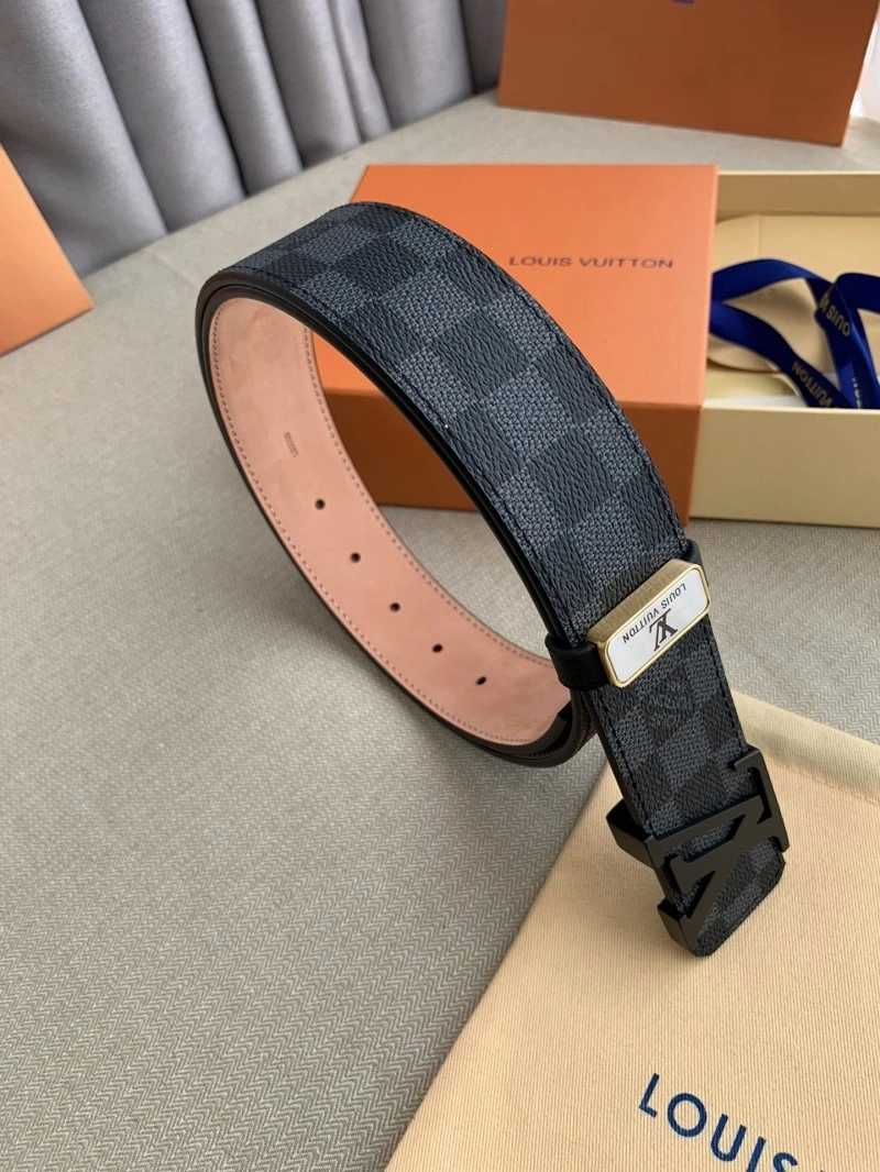 Top mirror Louis Vuitton Belts