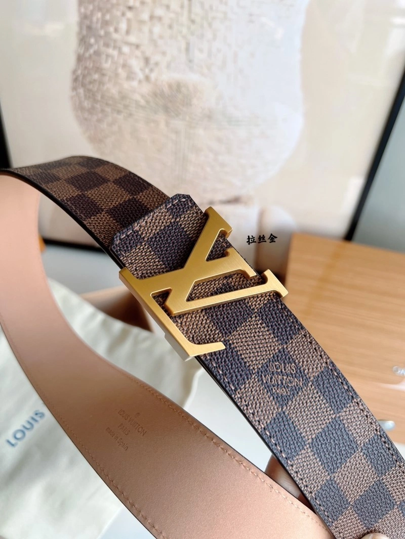 Top mirror Louis Vuitton Belts