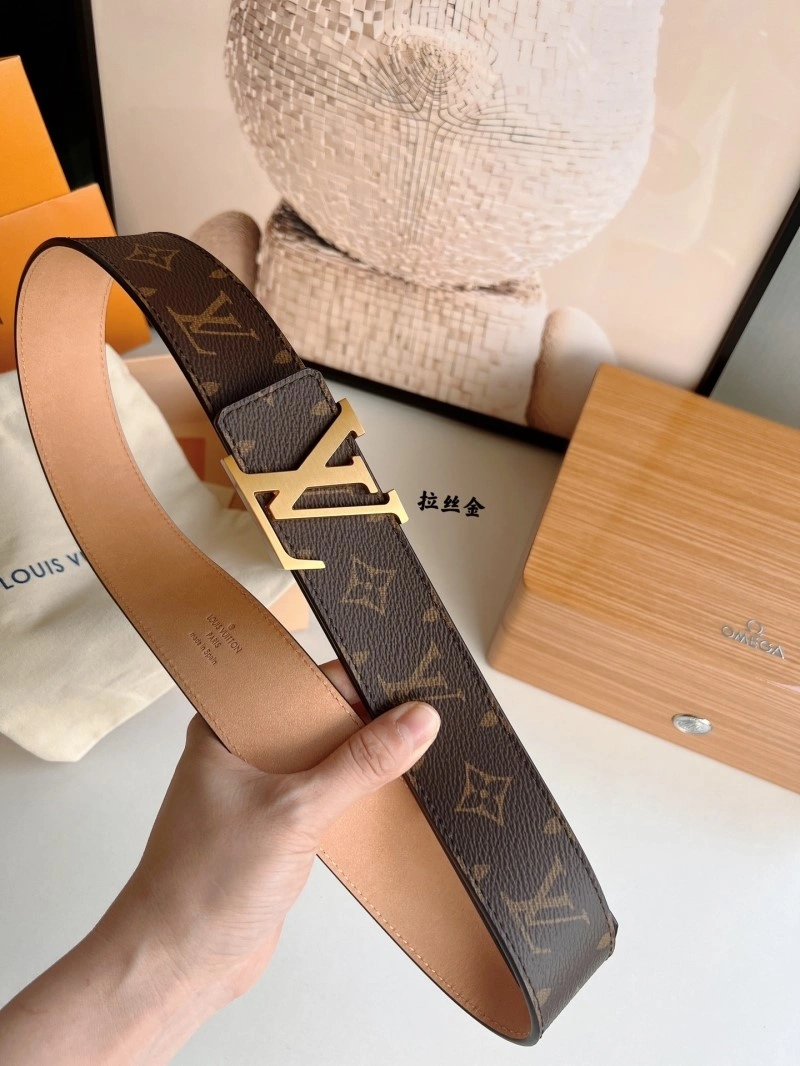 Low-cost Louis Vuitton Belts