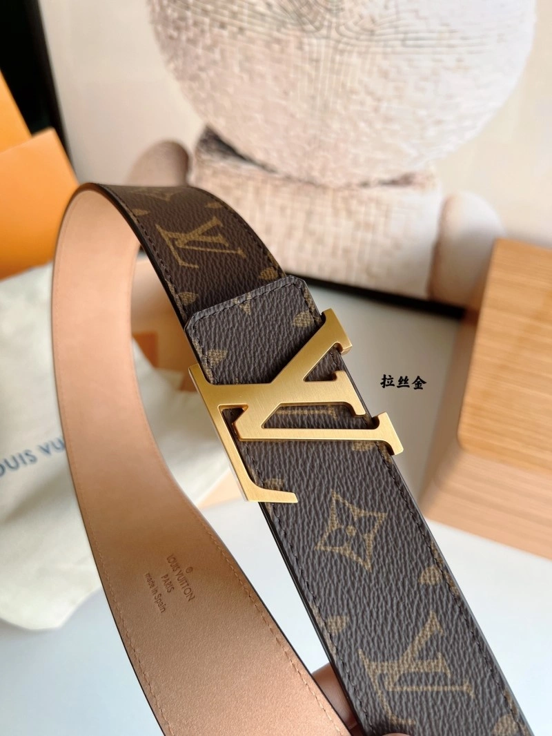 Low-cost Louis Vuitton Belts