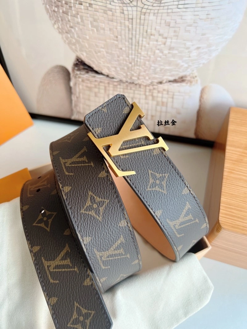 Low-cost Louis Vuitton Belts
