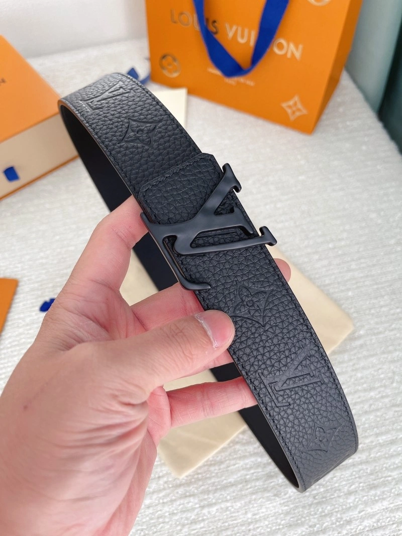 Top mirror Louis Vuitton Belts