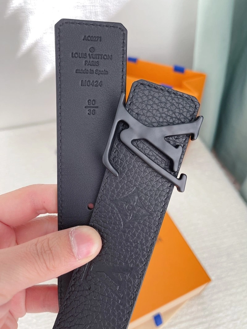 Top mirror Louis Vuitton Belts