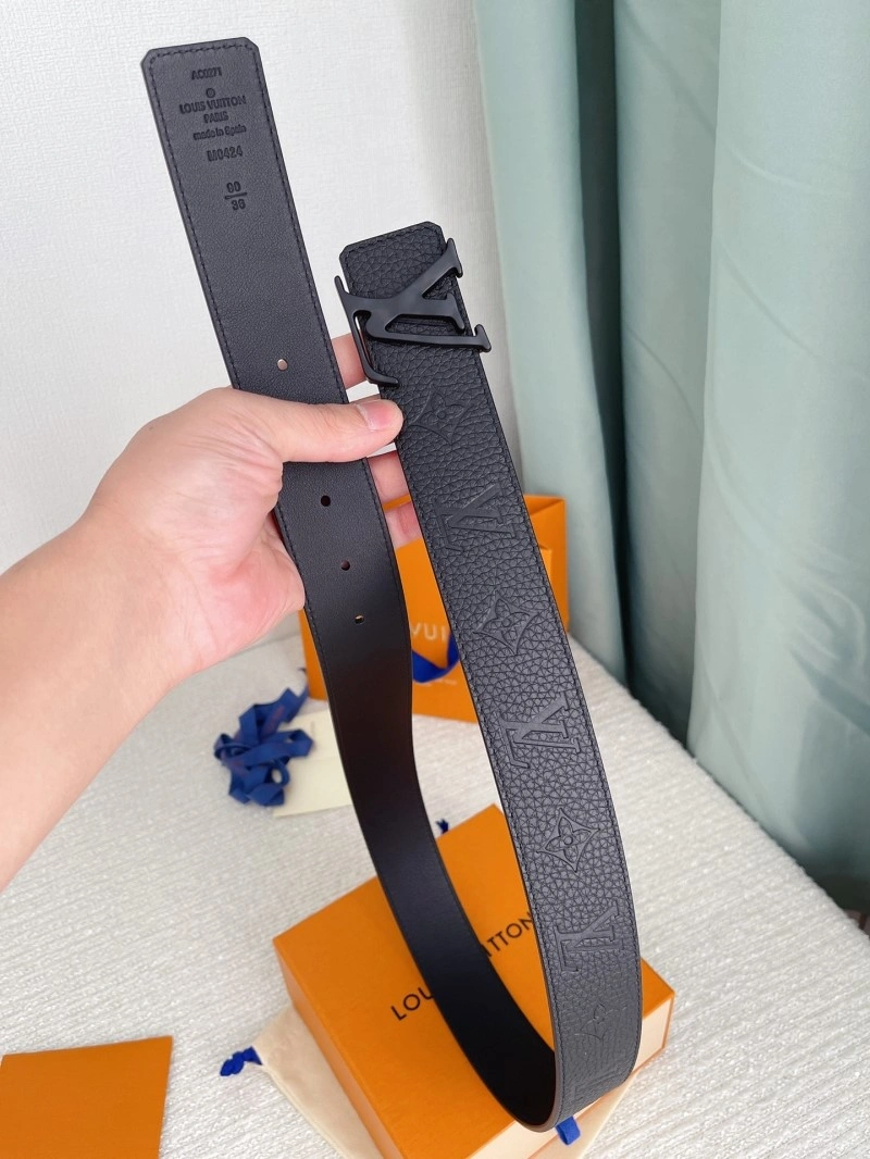 Top mirror Louis Vuitton Belts