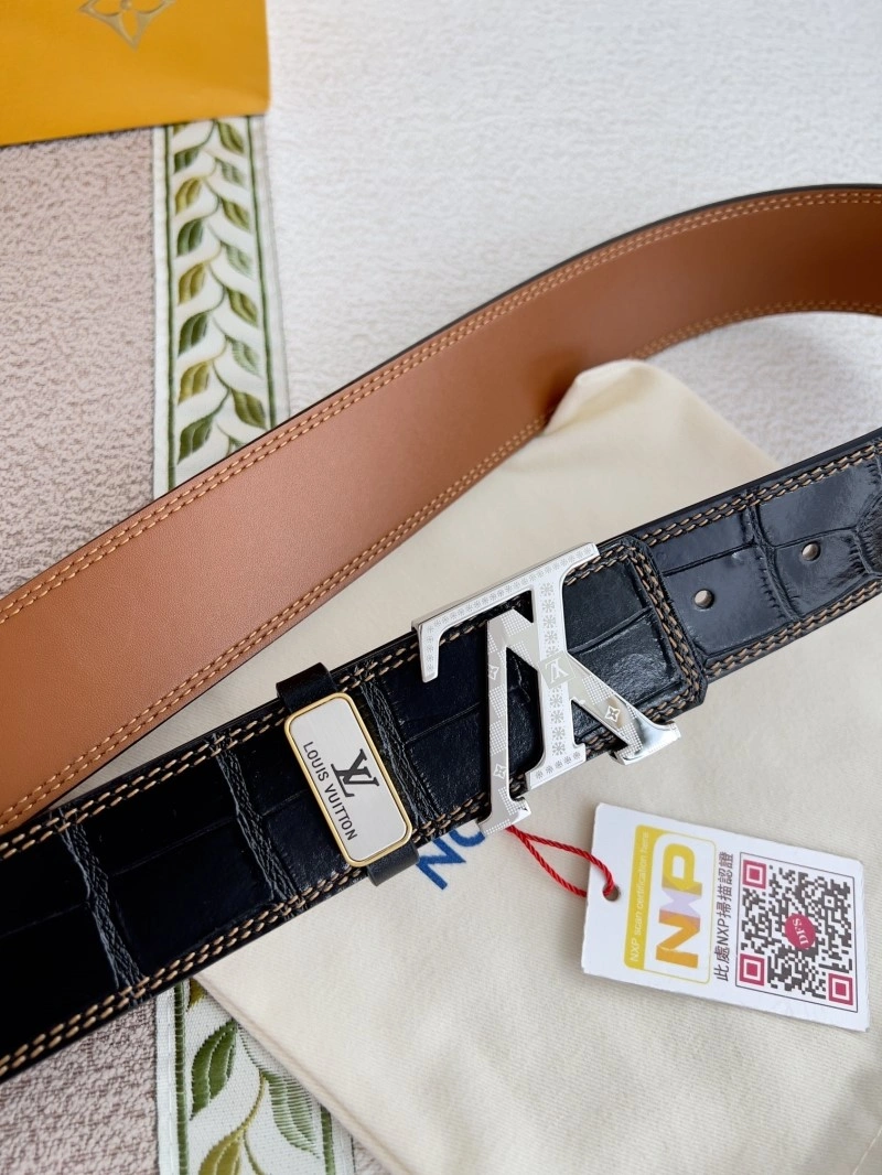 Accurate model Louis Vuitton Belts