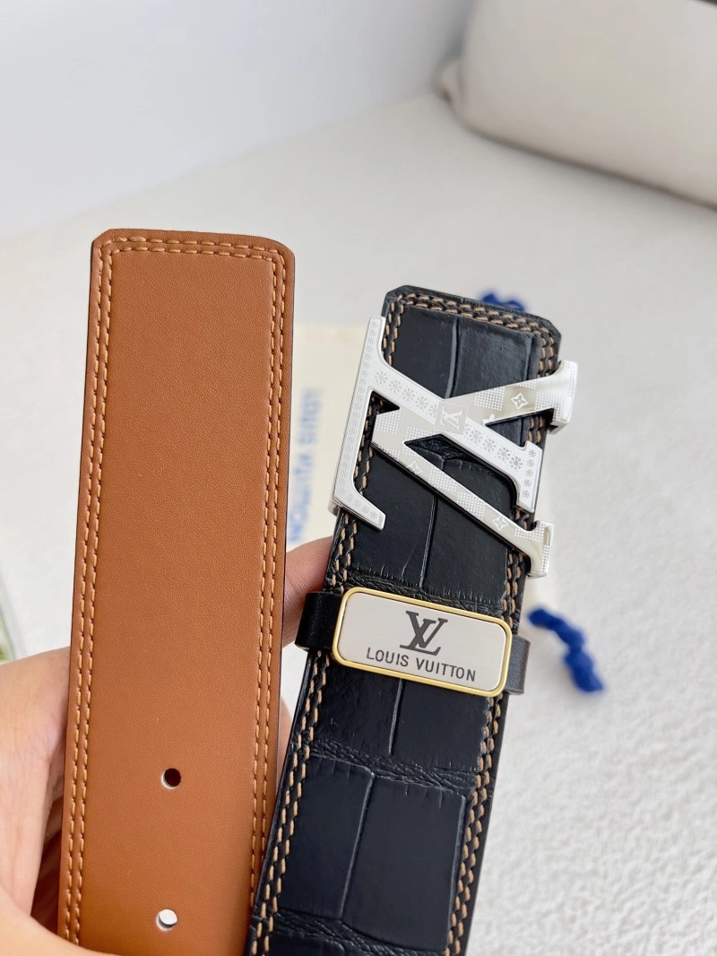 Accurate model Louis Vuitton Belts