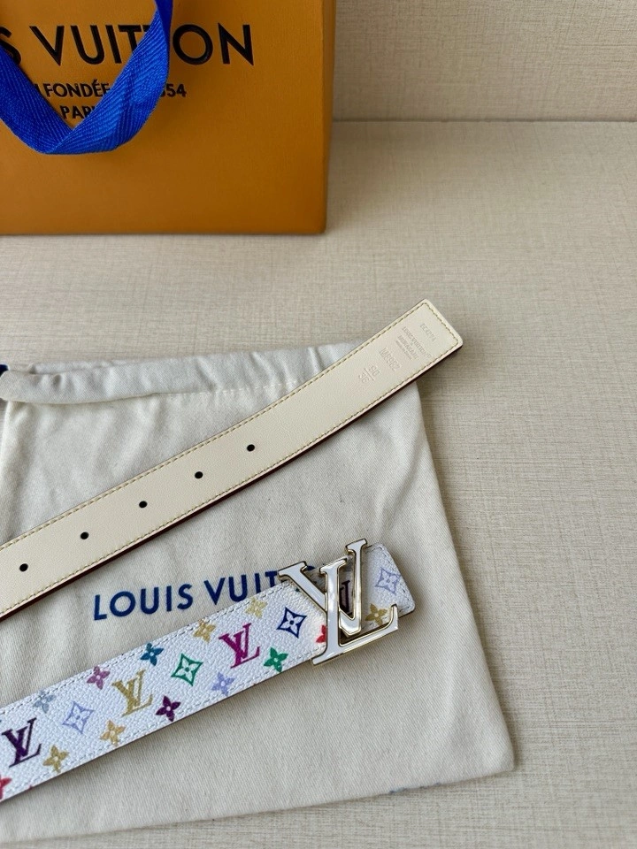 Top mirror Louis Vuitton Belts