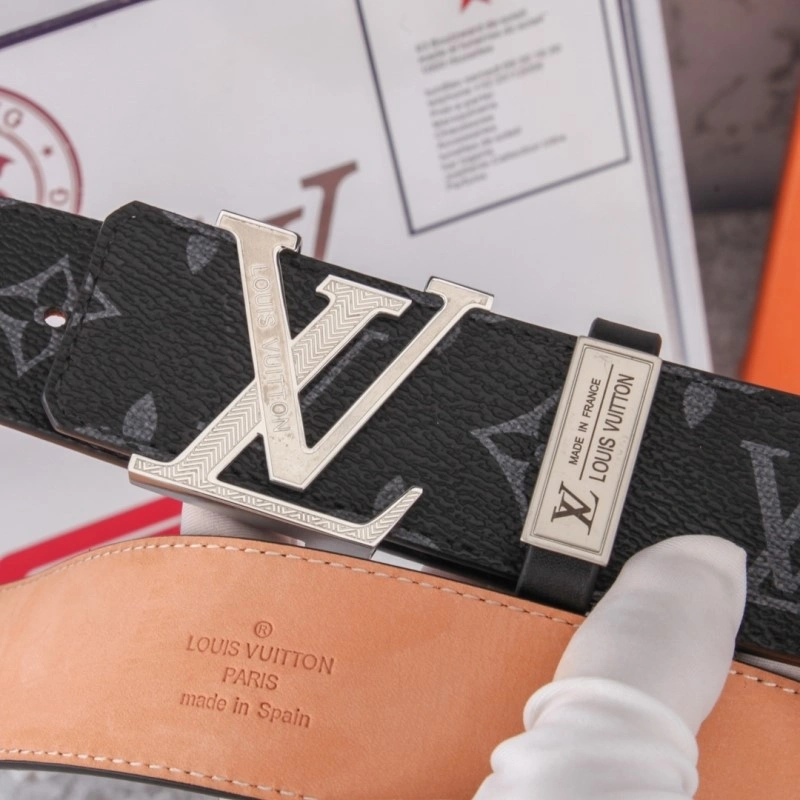 Top mirror Louis Vuitton Belts