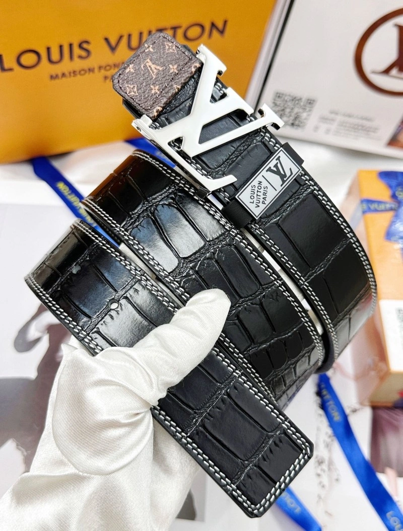 Top mirror Louis Vuitton Belts