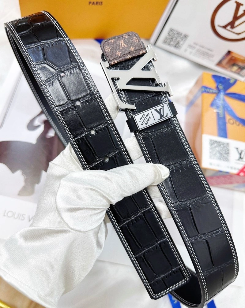 Top mirror Louis Vuitton Belts