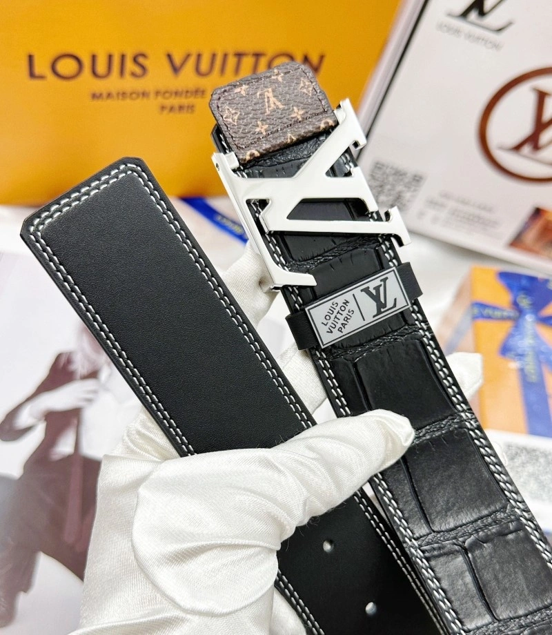 Top mirror Louis Vuitton Belts