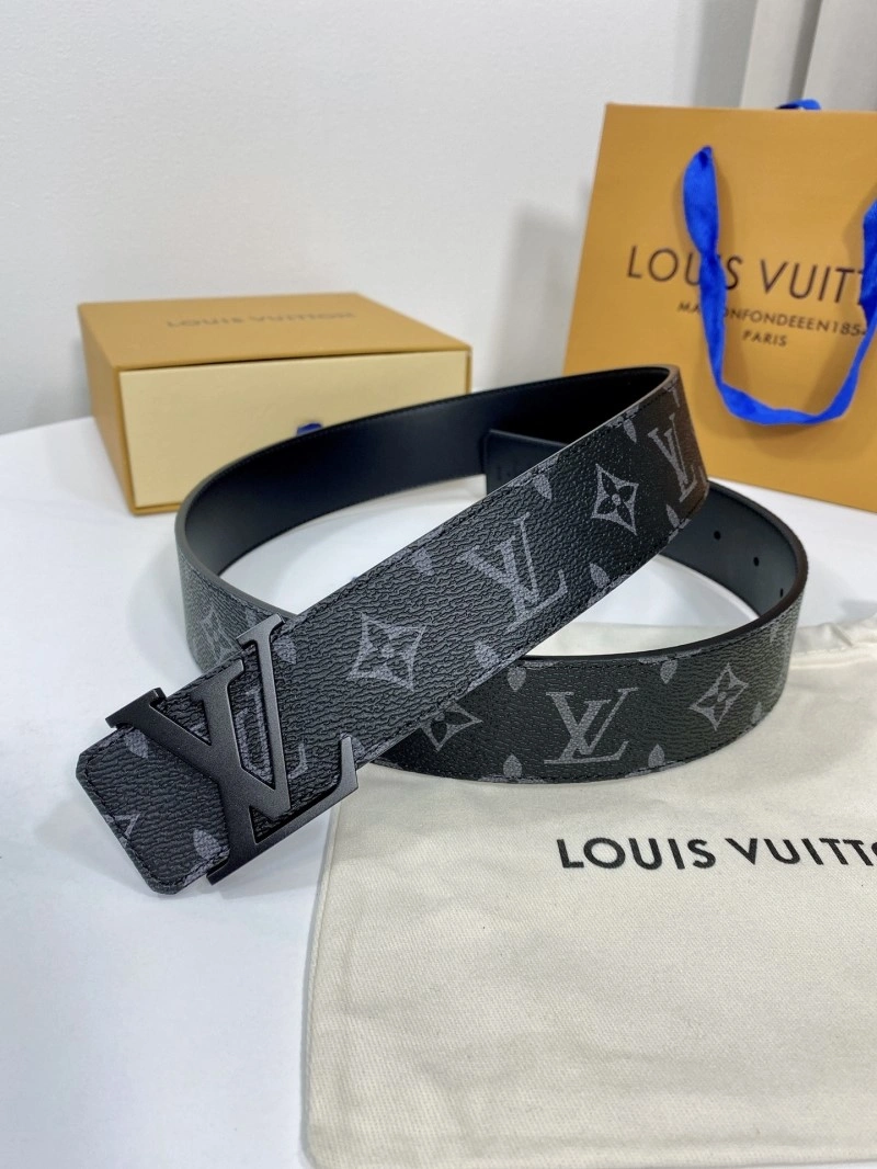 Top mirror Louis Vuitton Belts