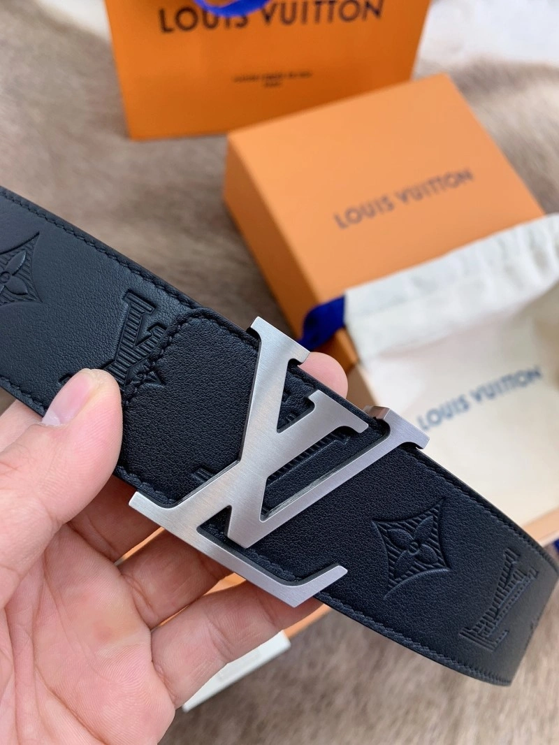 Top mirror Louis Vuitton Belts