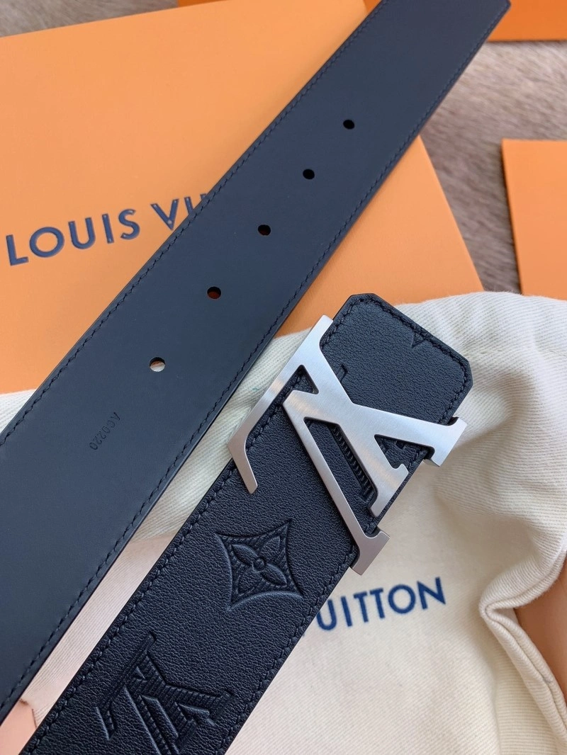 Top mirror Louis Vuitton Belts