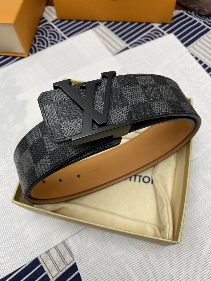 Accurate model Louis Vuitton Belts