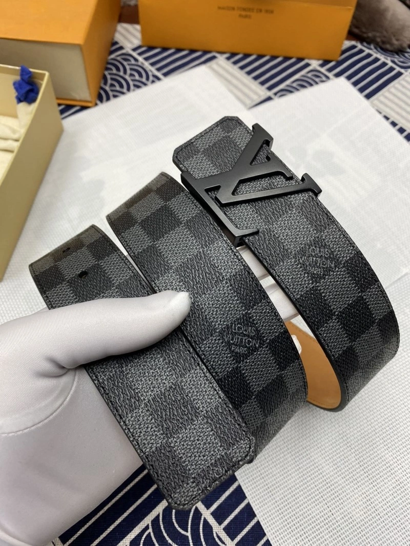 Accurate model Louis Vuitton Belts