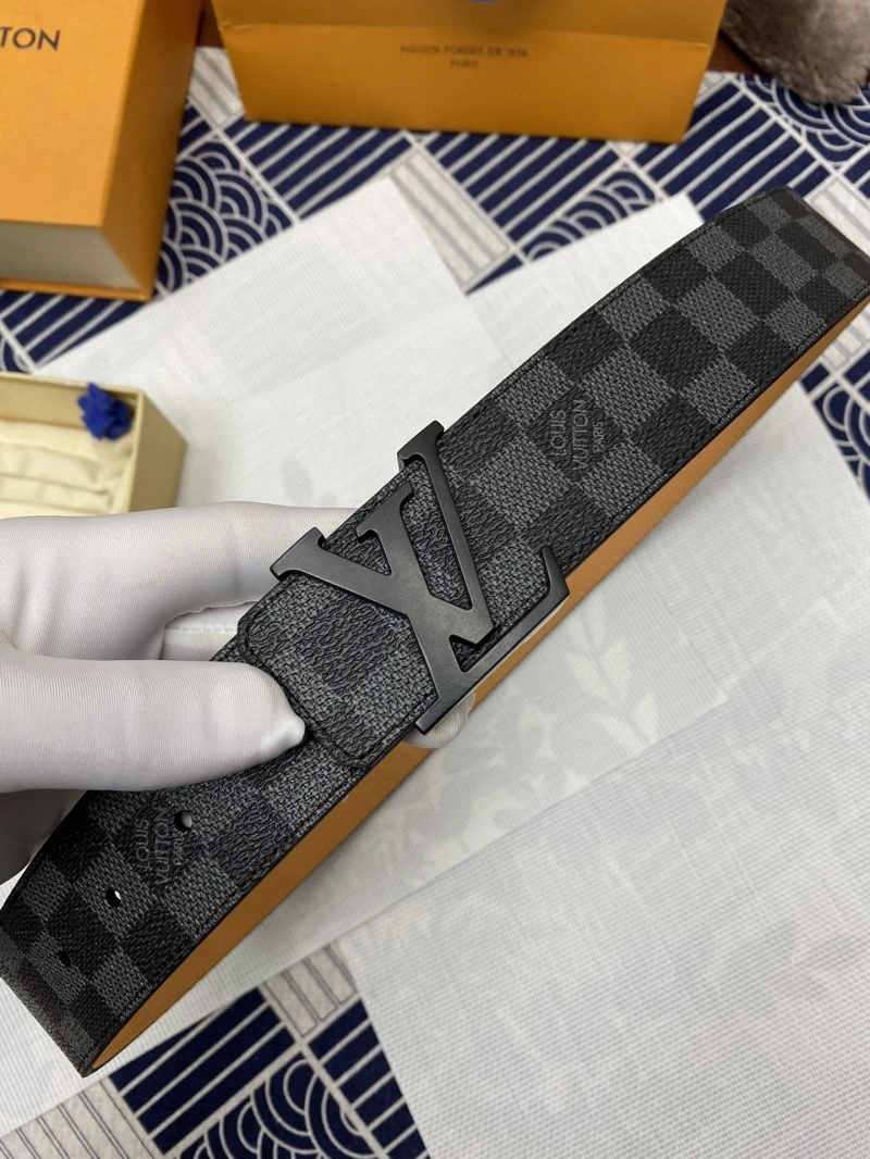 Accurate model Louis Vuitton Belts