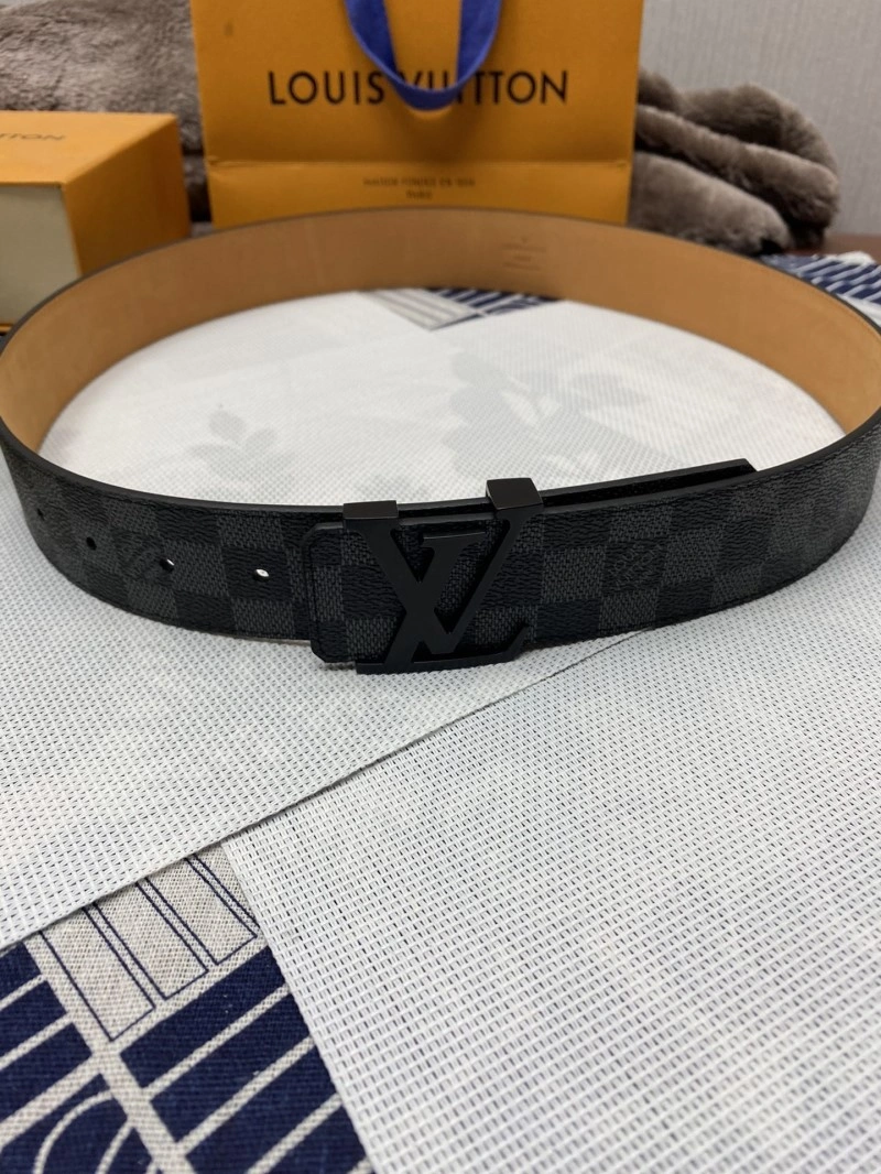 Accurate model Louis Vuitton Belts