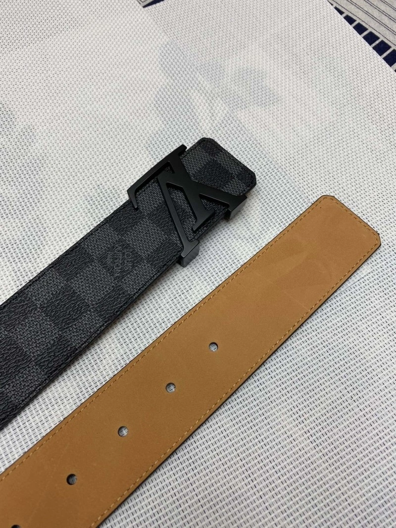 Accurate model Louis Vuitton Belts