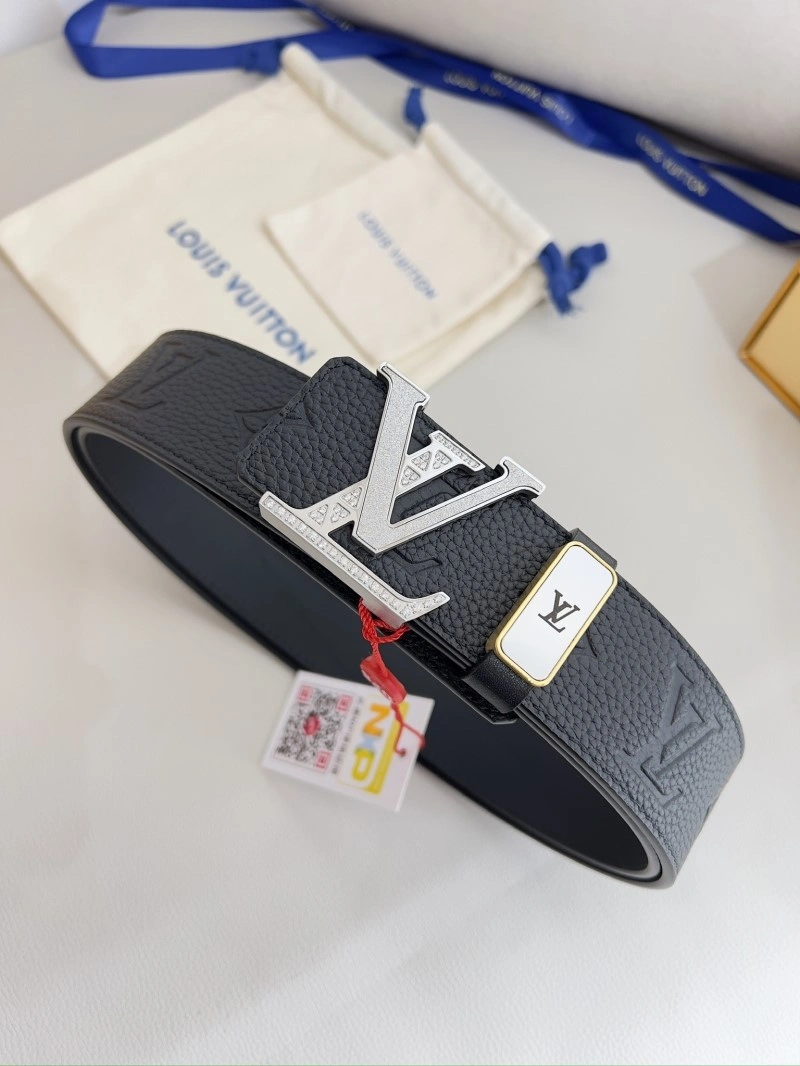 Accurate model Louis Vuitton Belts
