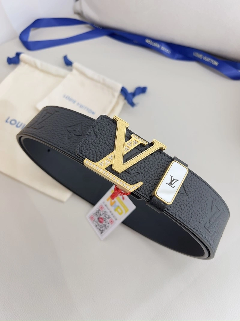 Accurate model Louis Vuitton Belts