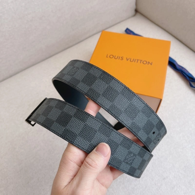 Accurate model Louis Vuitton Belts