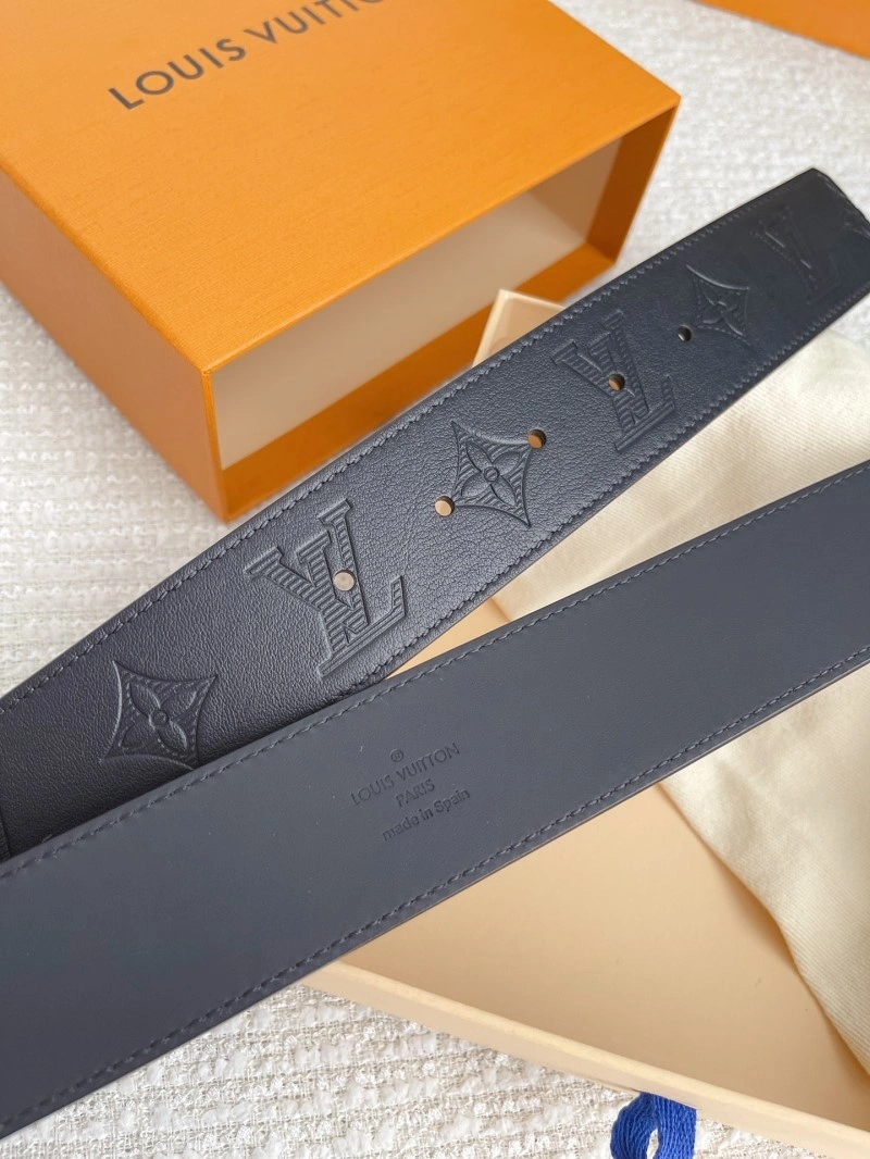 Accurate model Louis Vuitton Belts