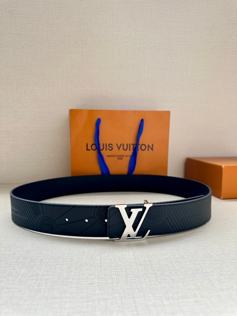 Accurate model Louis Vuitton Belts