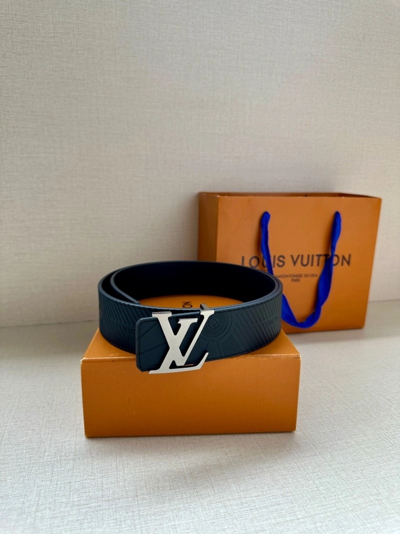 Accurate model Louis Vuitton Belts