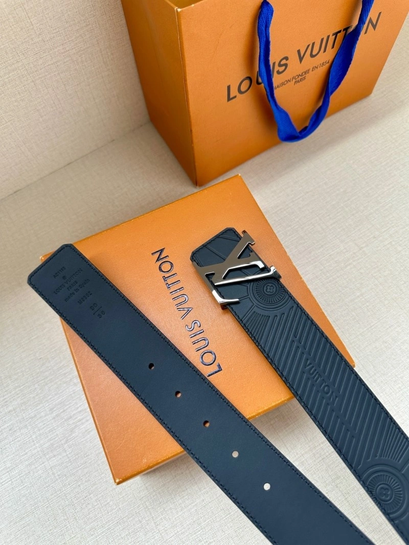 Accurate model Louis Vuitton Belts