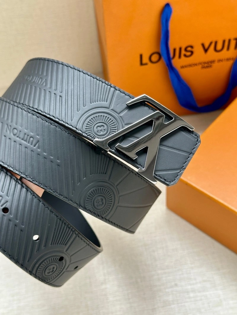 Accurate model Louis Vuitton Belts
