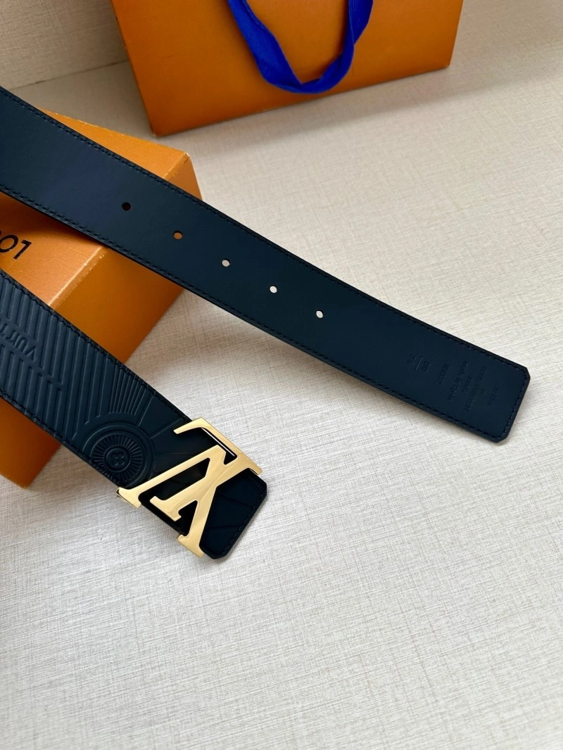 Accurate model Louis Vuitton Belts