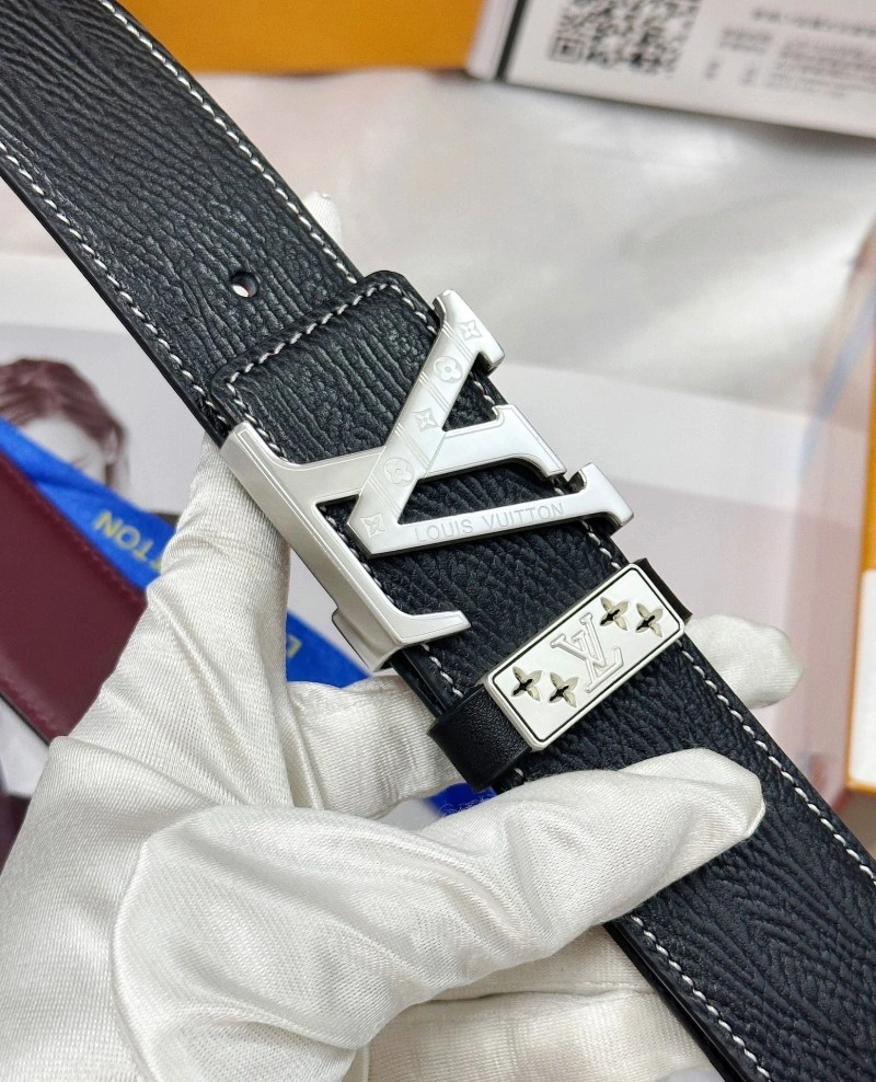 Top mirror Louis Vuitton Belts