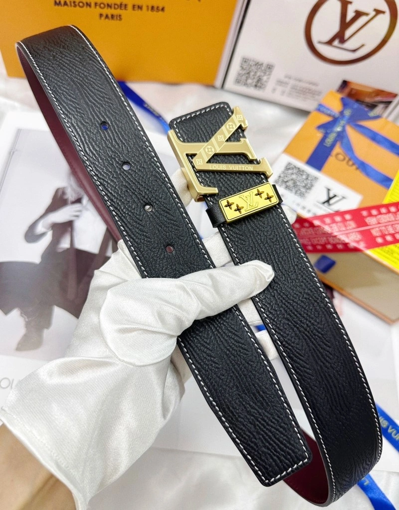 Accurate model Louis Vuitton Belts