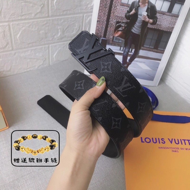 Top mirror Louis Vuitton Belts