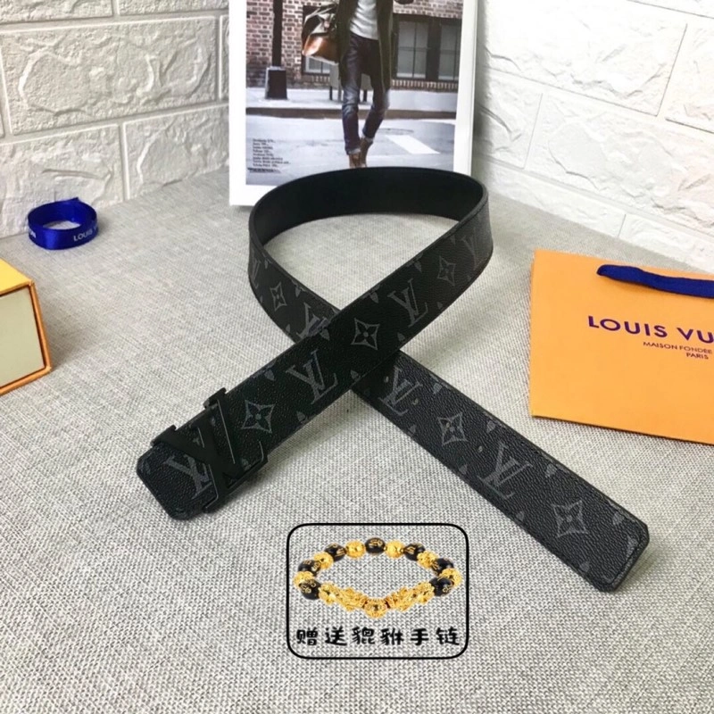 Top mirror Louis Vuitton Belts