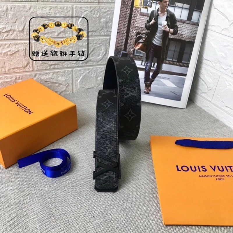 Top mirror Louis Vuitton Belts