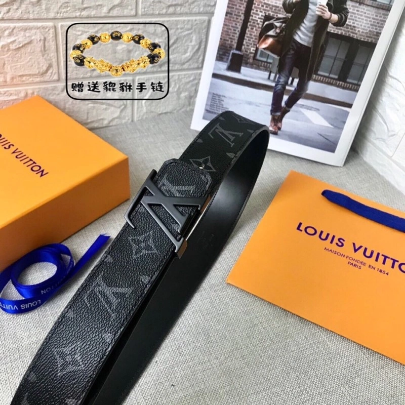 Top mirror Louis Vuitton Belts