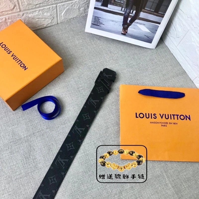 Top mirror Louis Vuitton Belts