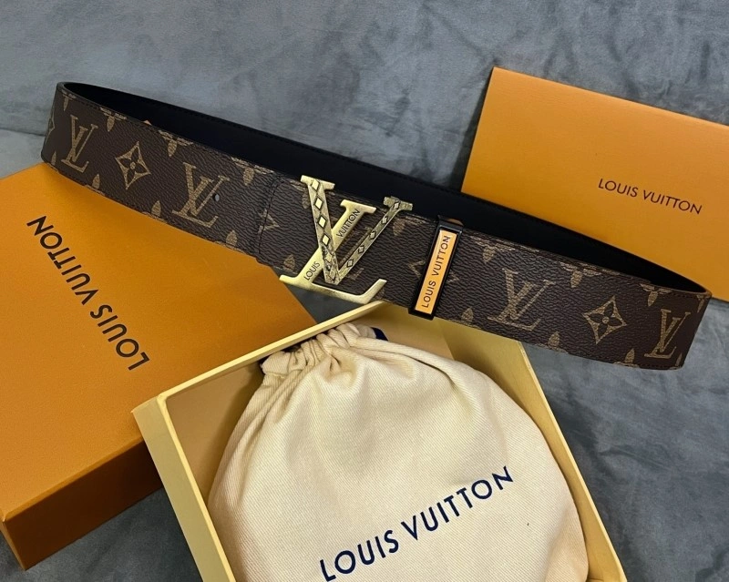 Accurate model Louis Vuitton Belts