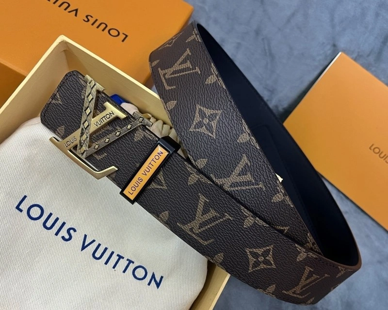Accurate model Louis Vuitton Belts