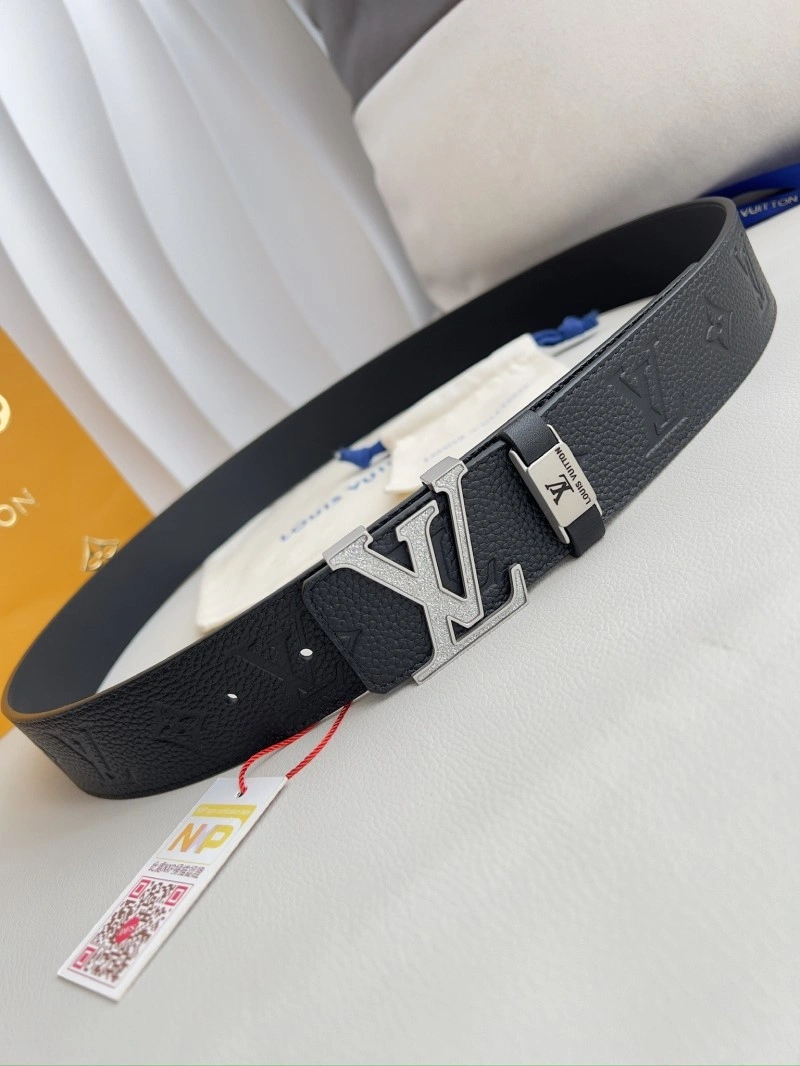 Accurate model Louis Vuitton Belts