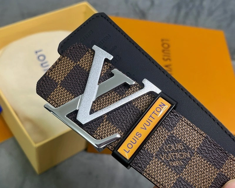 Accurate model Louis Vuitton Belts
