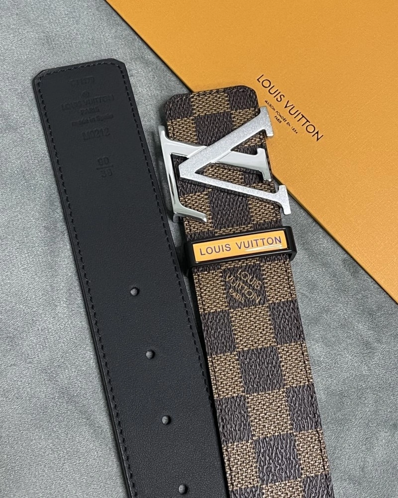 Accurate model Louis Vuitton Belts